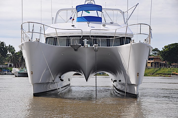 Long range power catamarans – Blue Nomads