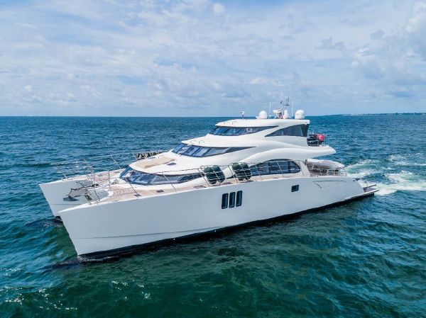 Long range power catamarans – Blue Nomads